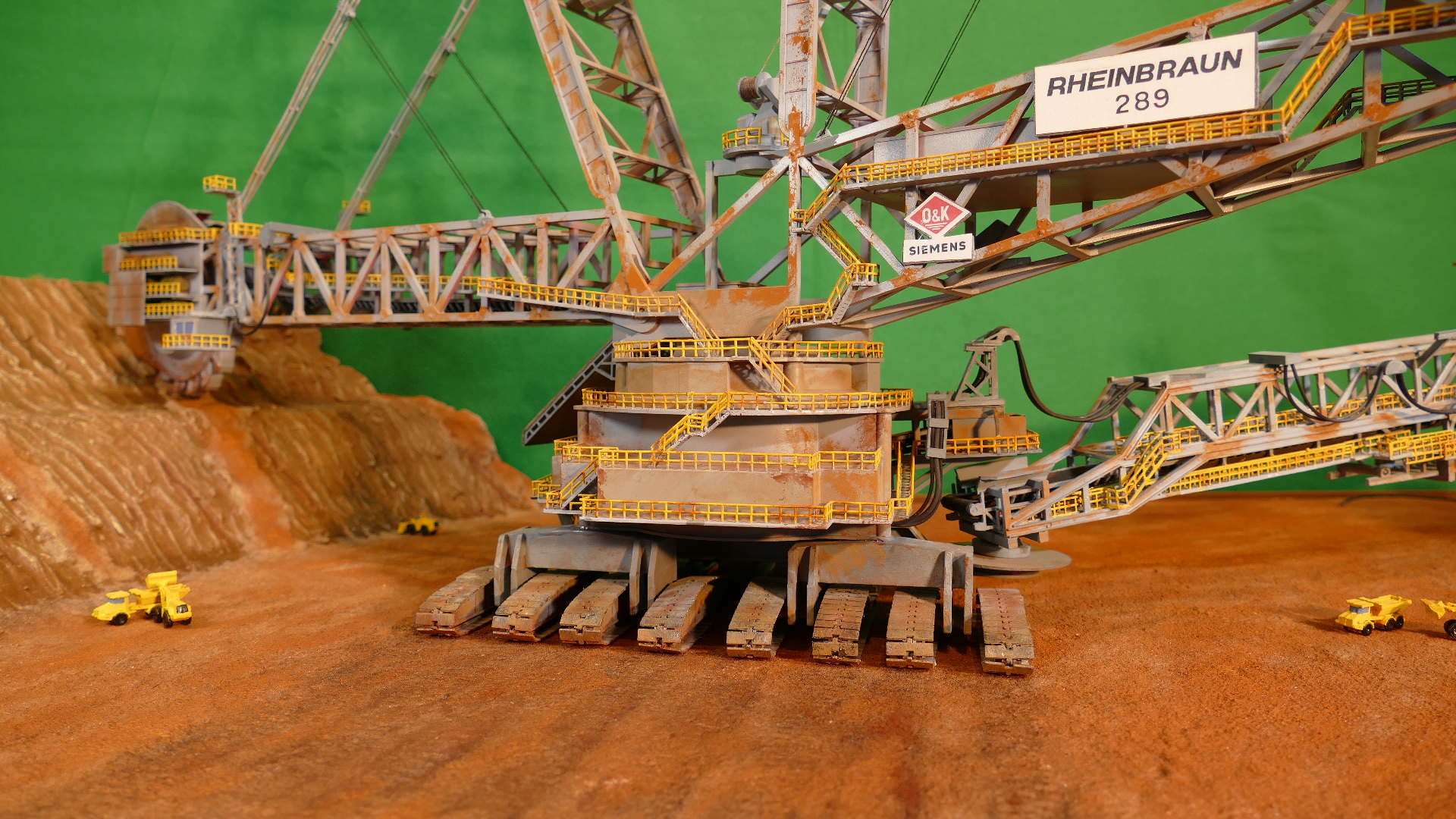 Frankfurter Plastik Modellbau Fan Club e.V. 1983 - Bagger 288