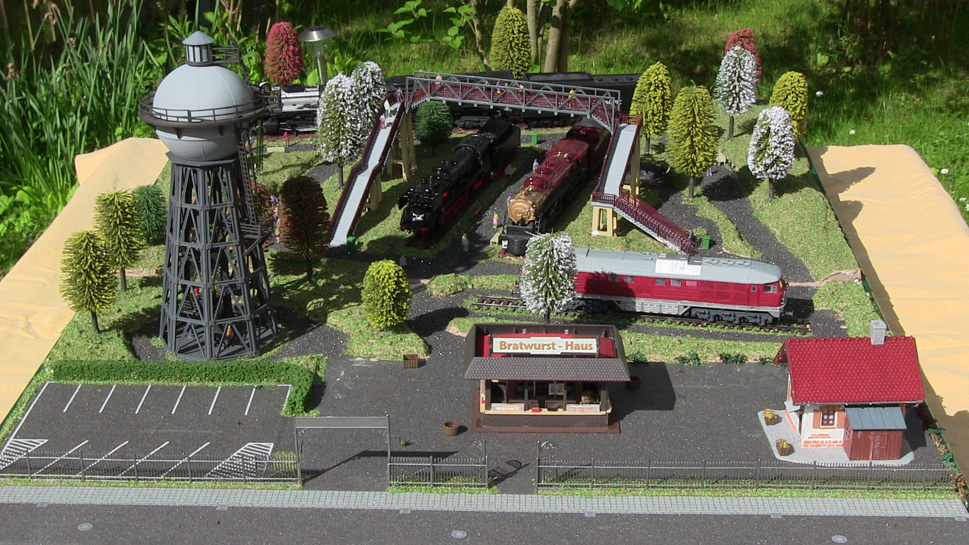 Frankfurter Plastik Modellbau Fan Club e.V. 1983 - Mein Bahn-Diorama Frankfurter Plastik Modellbau Fan Club e.V. 1983 - Mein Bahn-Diorama